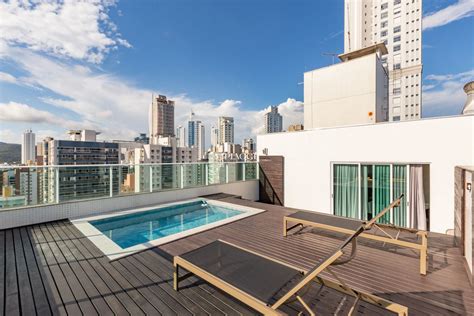 Cobertura Duplex em Balneário Camboriú 5 suítes mobiliada e