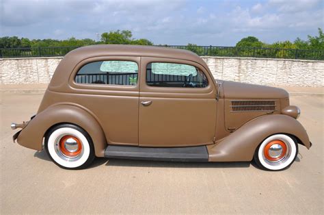 1936 Ford Tudor Slantback Street Rod