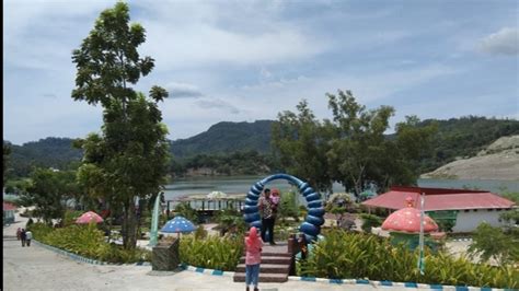 Cantiknya Wisata Air Di Lahan Bekas Tambang Batubara