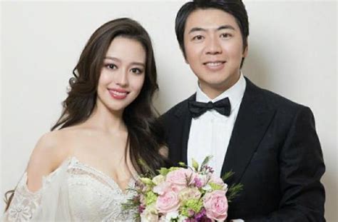 郎朗不帮老婆拿行李却贴心为老婆夹菜是真恩爱还是作秀