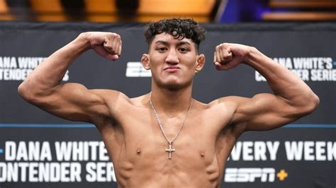 Who is Raúl Rosas Jr the Mexican who became the youngest fighter in