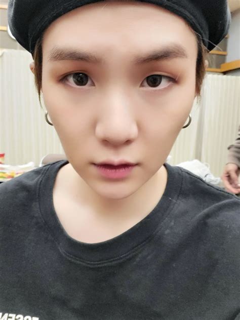 14 Potret Member BTS Tanpa Makeup Tetap Paripurna