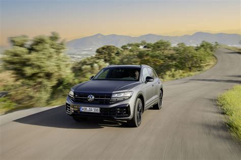2024 Volkswagen Touareg Facelift Revealed Here Next Year With R Plug