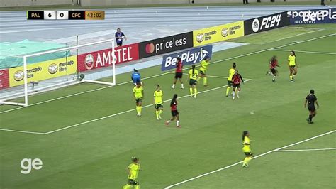 Aos 42 min do 1º tempo cabeceio defendido de María José Díaz do