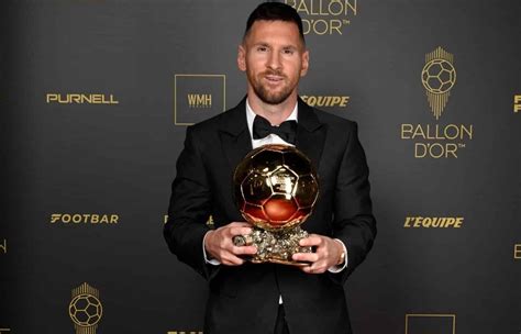 FUTBOL LEYENDA VIVA LIONEL MESSI SUMÓ A SU COLECCIÓN SU OCTAVO BALÓN