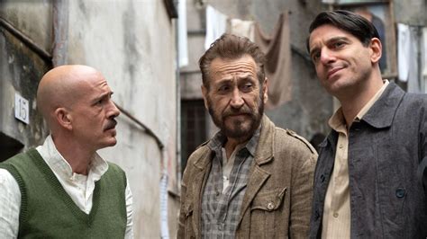 Non ci resta che il crimine trama cast e tutto quello che c è da
