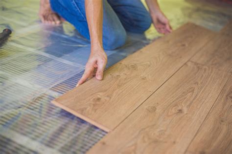 Suelo Laminado O De Vinilo Te Ayudamos A Elegir Mosaicos Serrano