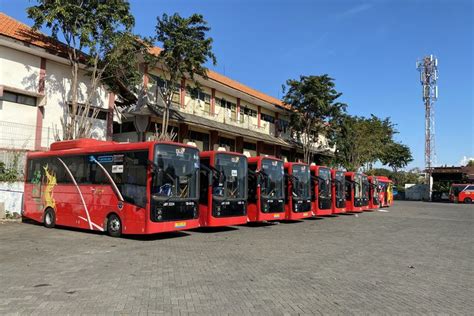 Belasan Bus Listrik Bekas KTT G20 Mangkrak Di Garasi DAMRI Surabaya