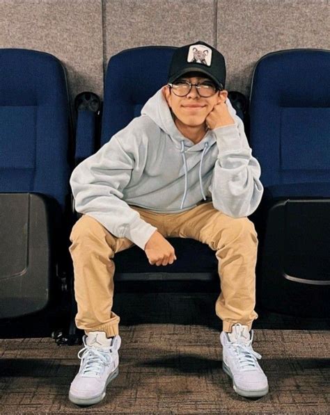 Carlitos Celebridades Bonitos Chicos Famosos Famosos Divertidos