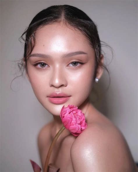 Profil Dan Biodata Berlian Aura Lengkap Agama Umur Pacar Dan IG BULATIN