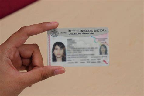 INE alista credenciales electrónicas para connacionales