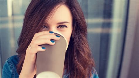 10 Hidden Signs A Shy Girl Likes You The Modern Man