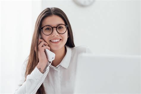 Ways A Telephone Answering Service Can Boost Your Small Business
