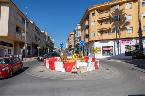 Urbanismo inicia las obras de mejora en la glorieta de avenida del País