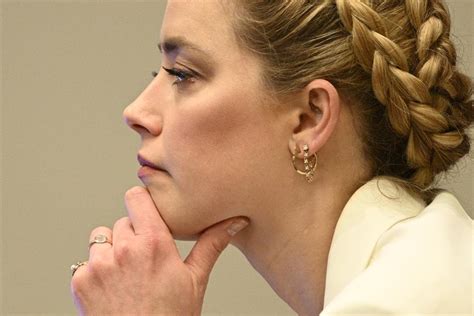 Los secretos de Amber Heard un padre abusivo su amorío con James