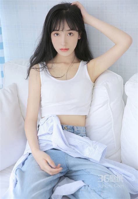温柔可爱型长发美女紧身背心牛仔裤私房写真照 美女写真 3g壁纸
