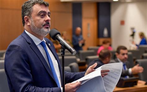 Deputado Vitor Junior Projeto de Lei prevê repasse fixo anual às