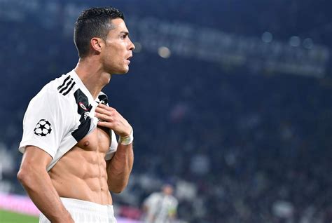WE LOVE HOT GUYS Cristiano Ronaldo Shirtless