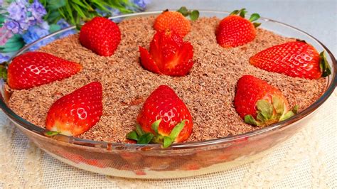 BOMBOM DE MORANGO NA TRAVESSA SOBREMESA DELICIOSA E FÁCIL YouTube