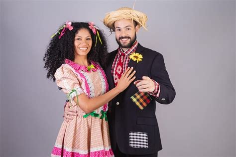 Casal Vestindo Roupas T Picas Da Festa Junina Arraial Festa De S O Jo O