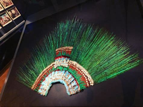 Penacho De Moctezuma Una Joya Azteca En Territorio Extranjero