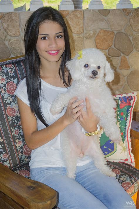 Denisse Gomez A Adolescente Latina Sexy Denisse Gomez Finalmente