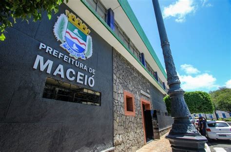 Prefeitura de Maceió decreta ponto facultativo na próxima sexta feira
