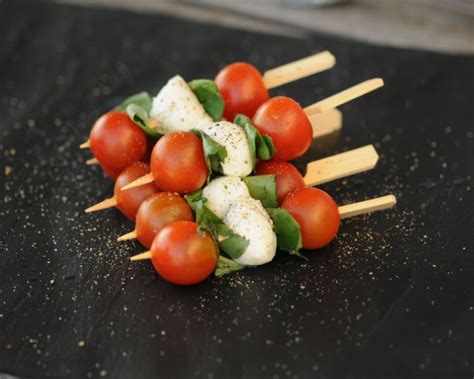 Recette Brochette De Tomates Cerises Mozzarella Basilic D Couvrez