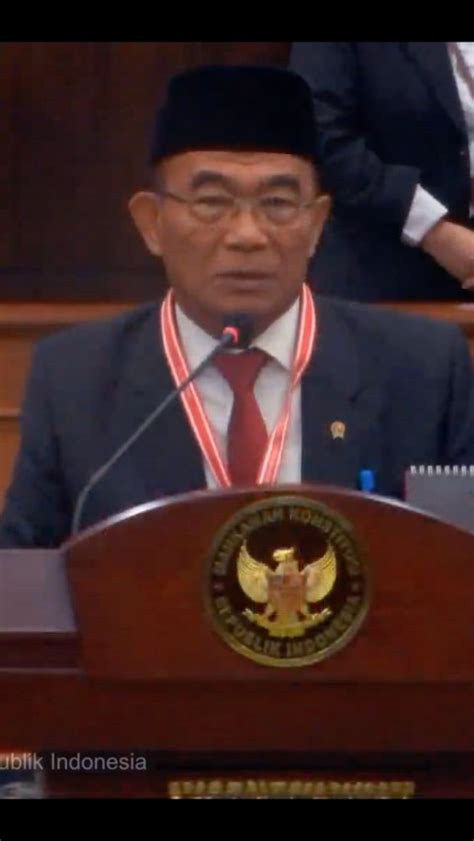 Hakim MK Tegur Muhadjir Saat Bela Jokowi Sering Kunker Ke Jateng Mohon