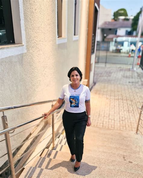 Totus Tuus ESCRAVO DE JESUS POR MARIA Só a Maria Deus confiou as