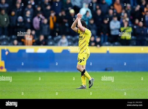 George Honeyman De Millwall Applaudit Les Fans Lorsqu Il Est