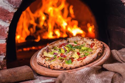 Contre la volonté clé plume pizza ancien four a bois argile Sudest