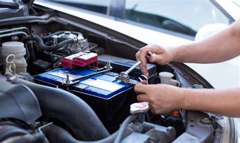 7 Cara Melepas Aki Mobil Dengan Mudah Dan Aman Dokter Mobil