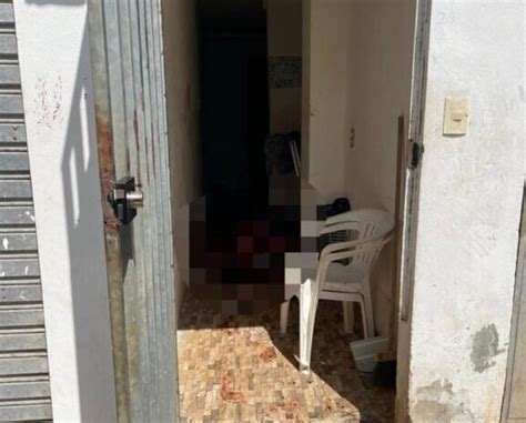 Homem Morto A Facadas Dentro De Casa Ap S Discuss O Em Cama Ari
