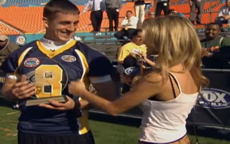 Look Former Sideline Reporter S Body Paint Photos Going Viral The Spun