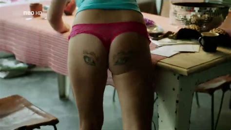 Karolina Lodyga nude pics página 1