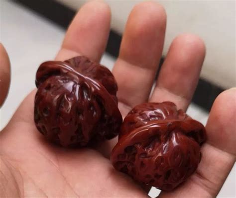 盘好的核桃图片 盘好的桃核手串图片 核桃盘玩50年效果图 第12页 大山谷图库