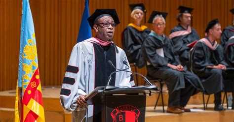 Youssou NDour investido doctor honoris causa por Berklee València