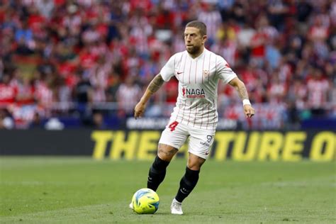 10 Papu Gómez Tras desvincularse del Sevilla múltiples equipos de