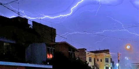 Lambayeque Lluvias Con Tormenta El Ctrica Causan Da Os En Ciudad De