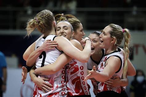 Turk Hava Yollari Vs Fenerbahce Opet Turkish Sultans League Match