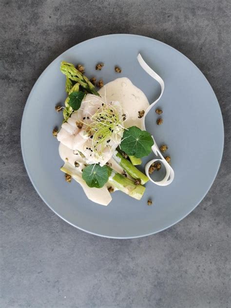Dampet Torsk Med Asparges Og Kapers Opskrifter Gastrofun Dk