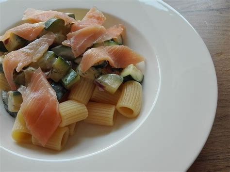 Spaghetti Mit Lachs Und Zucchini Von Easychef Chefkoch