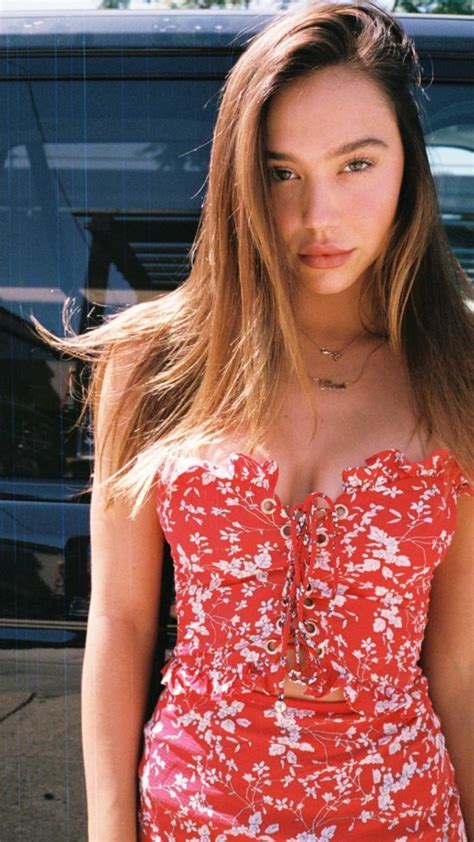 Alexis Ren Sexy Hot Photos Fap Scene
