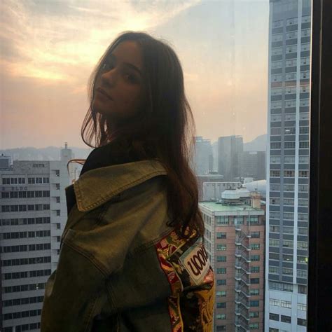 10 Potret Dasha Taran YouTuber Rusia Yang Dikontrak Agensi Korea