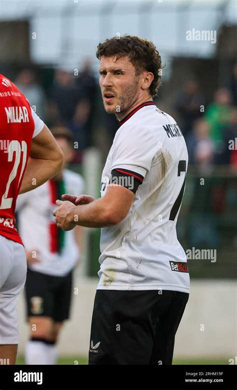 Shay Mccartan Glentoran Player Hi Res Stock Photography And Images Alamy