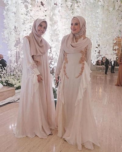 Gaun Pesta Muslimah Warna Pink Neofotografi