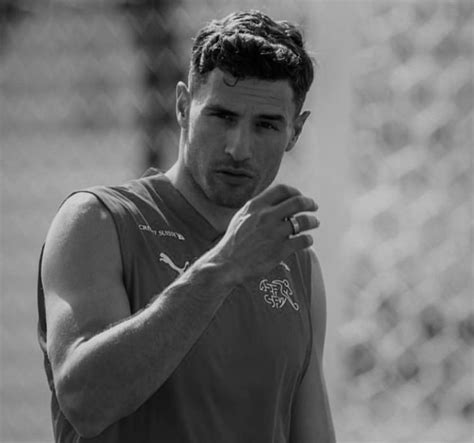 Os Crushs da Copa on Twitter Fabian Schaer é jogador da Suíça Já