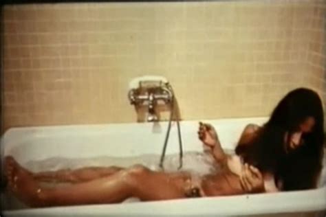 Naked Emma Cohen In Obscene Mirror