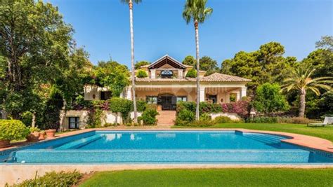 Villas Y Chalets De Lujo En Venta En Marbella Urbanizacion Cerrada